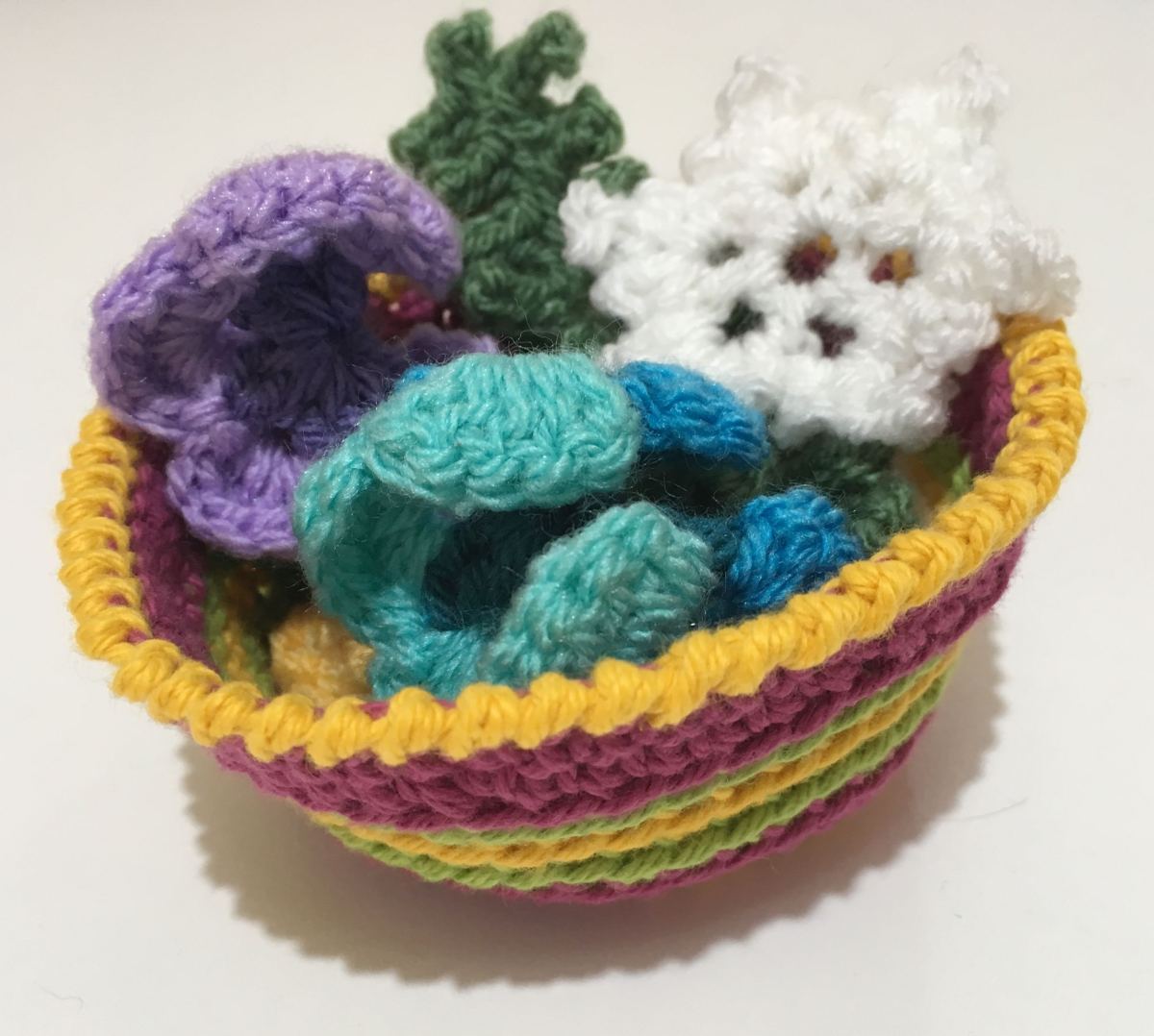 Tropical crochet bowl – Anna Granta